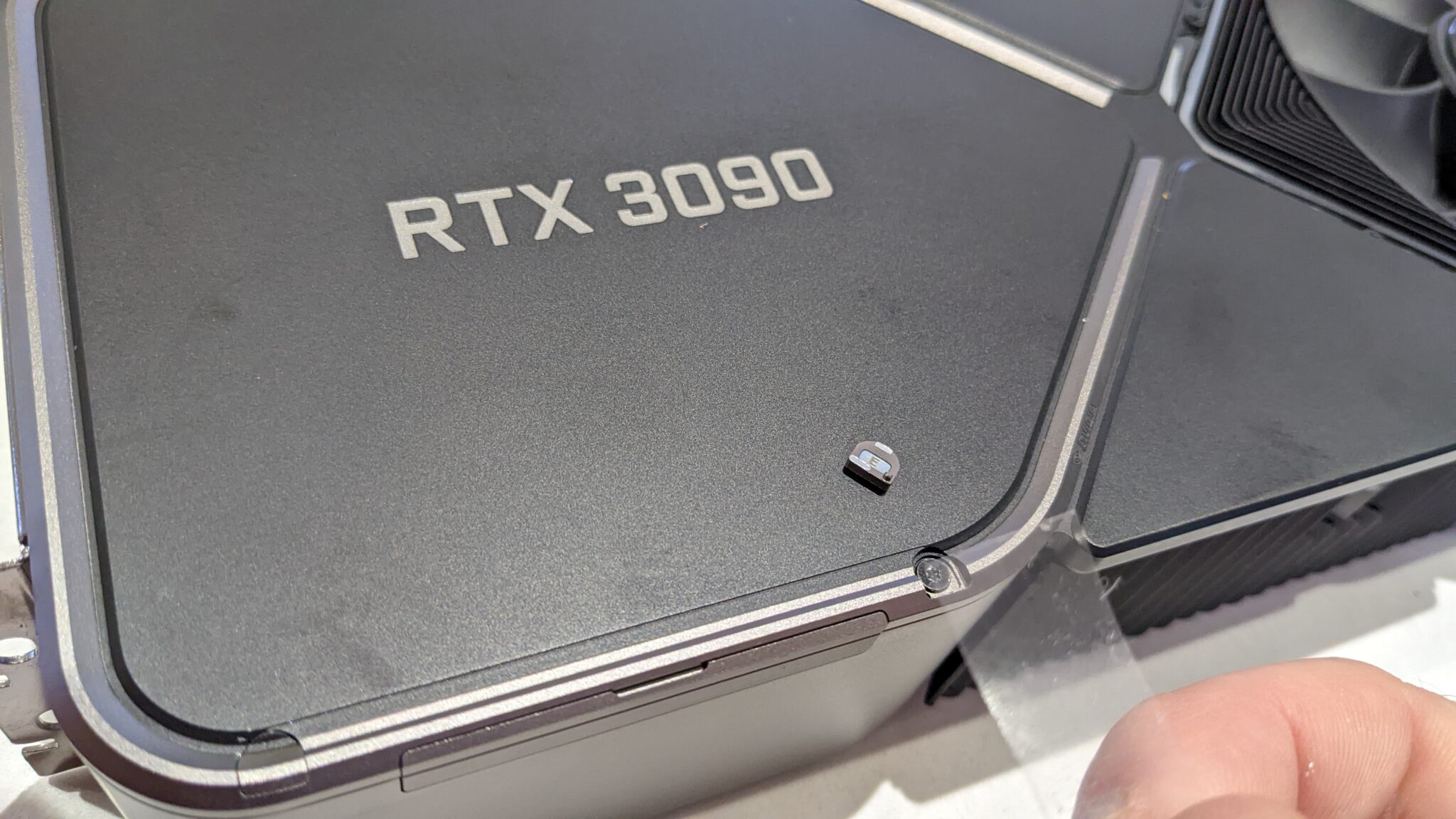 How to improve cooling: NVIDIA 3090 FE waterblock install / thermal pad ...