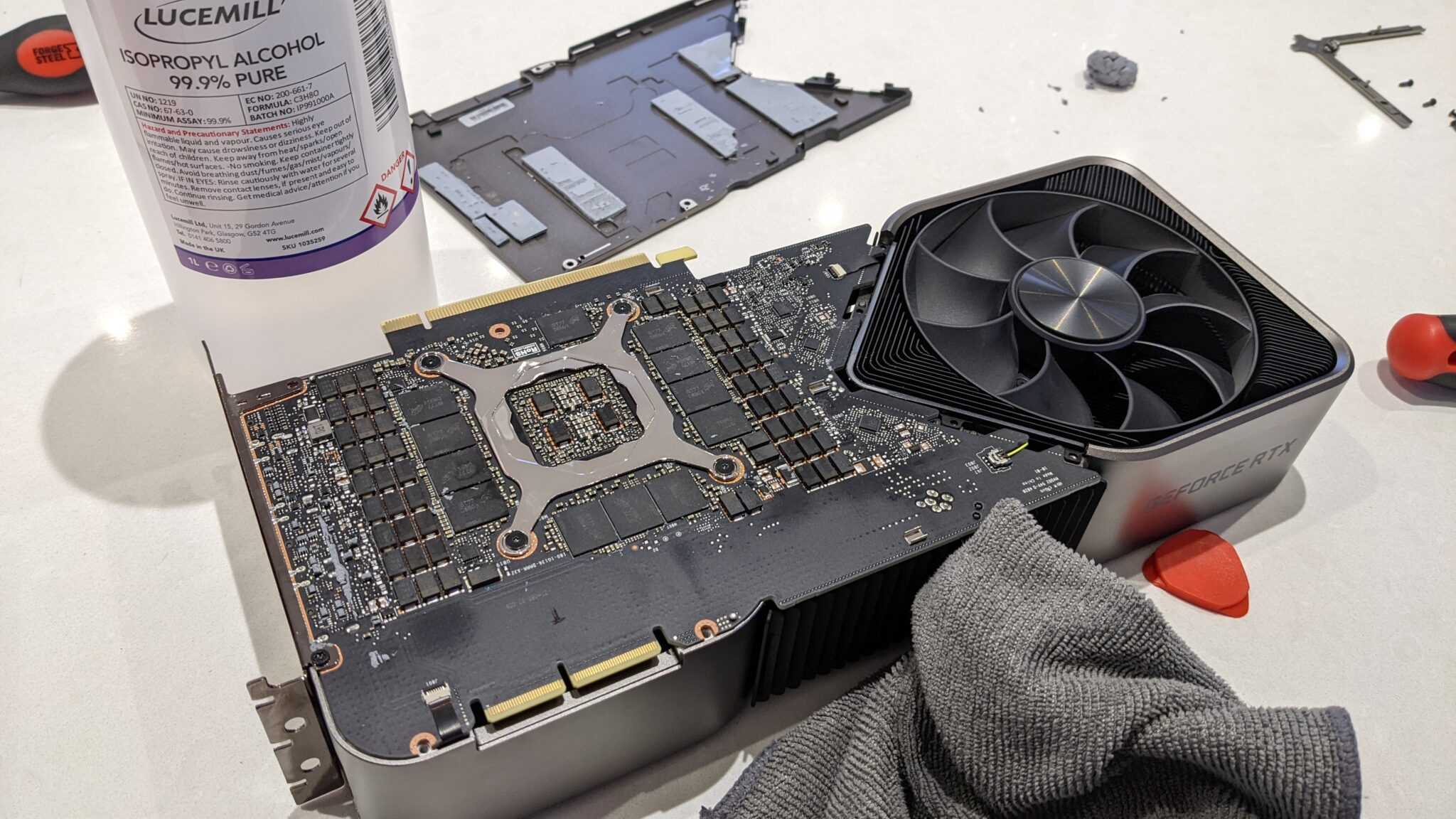 How to improve cooling: NVIDIA 3090 FE waterblock install / thermal pad ...